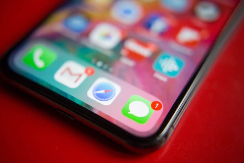 How to Change iMessage Color (with Photos) - Greenlit Content
