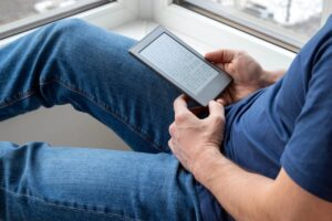 Amazon Kindle Ads vs No Ads: Full Comparison - Greenlit Content