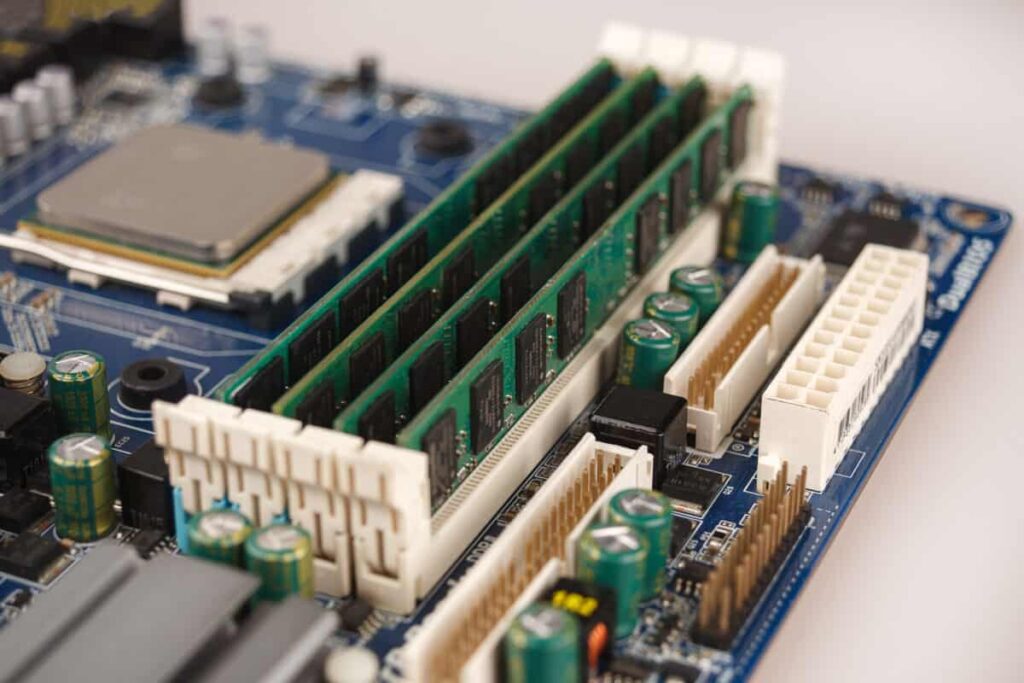 64GB vs 32GB RAM: How Do They Compare? - Greenlit Content