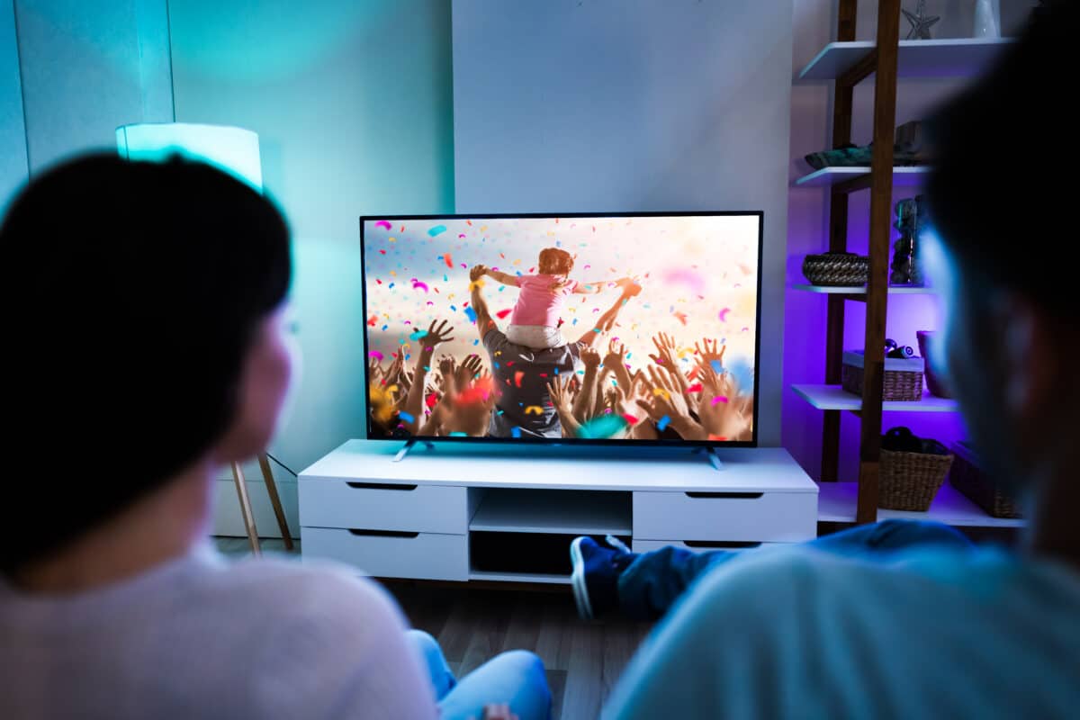 QNED vs LED: 4 Key Differences & Which Is the Better TV? - Greenlit Content