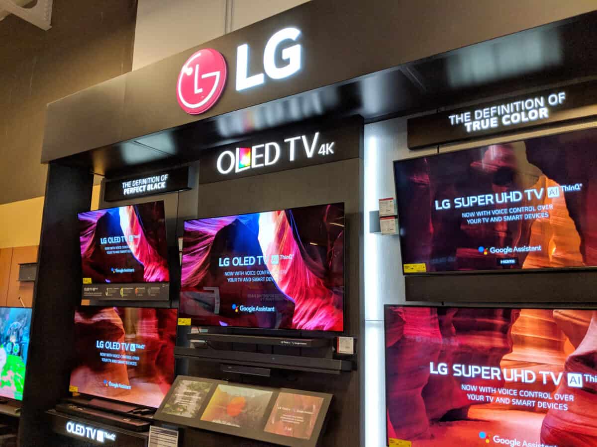 LG CX OLED TV Reviewed: Why is it the Best? - Greenlit Content